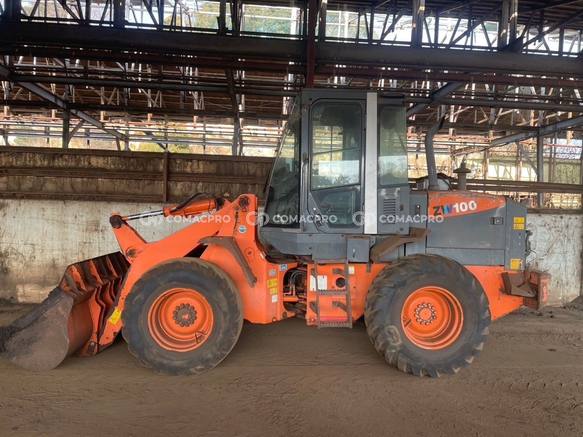 Máy xúc lật HITACHI ZW100 - 2014 - CoMacPro | CoMacPro